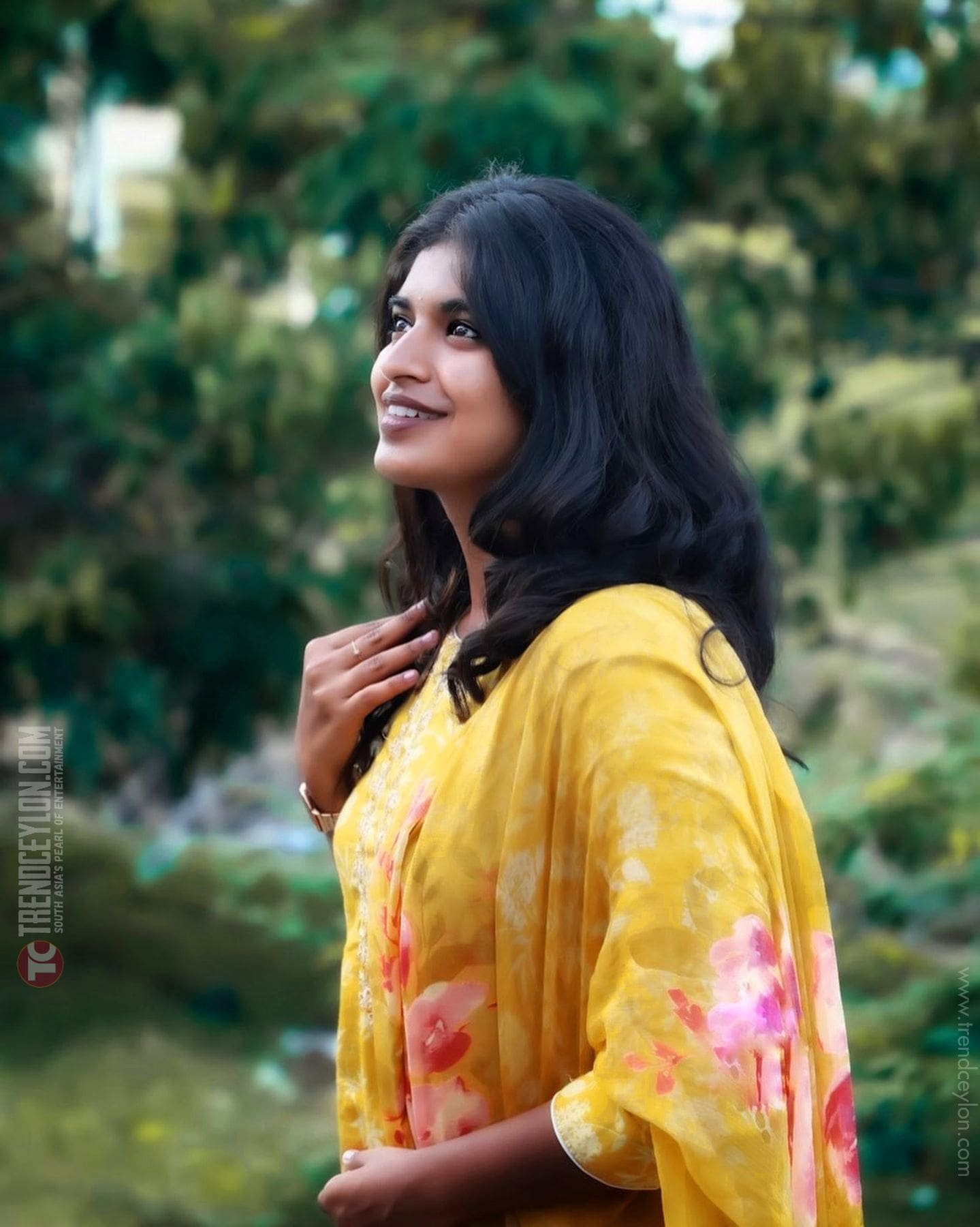 mounica-senthilkumar-biography-wikipedia-photos-gallery-videos